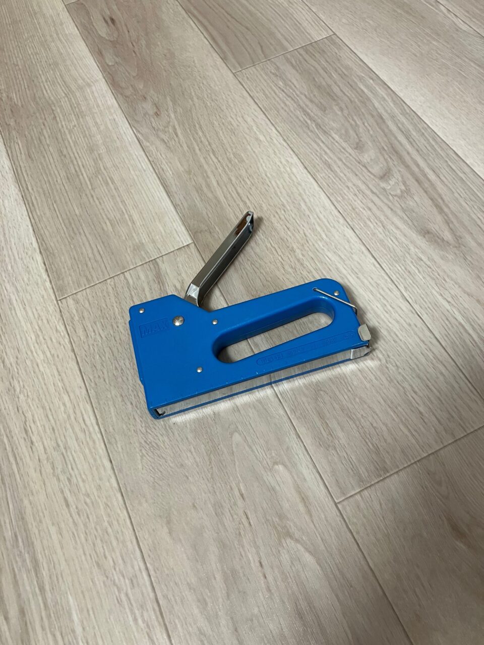 【プチDIY】カラボ(ニトリ)の背板が外れるときのアイデア | インテリアまとめサイト -LUV INTERIOR-